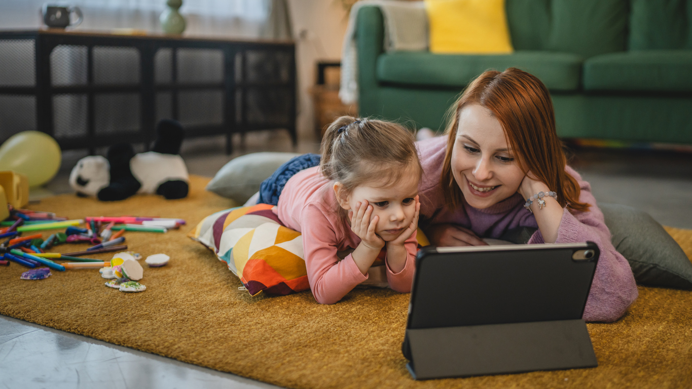 Screen Time for Toddlers: Expert Guidelines & Parent Tips